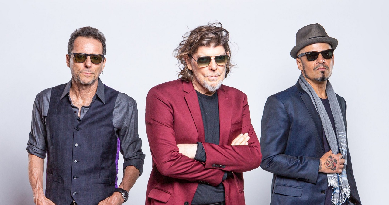 Grupo Titãs celebra 40 anos de carreira com álbum inédito, 'Olho Furta ...